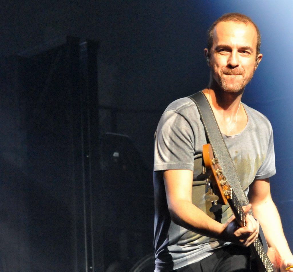 Calogero: sa chanson inspirée du Corona/ Calogero: this French singer ...