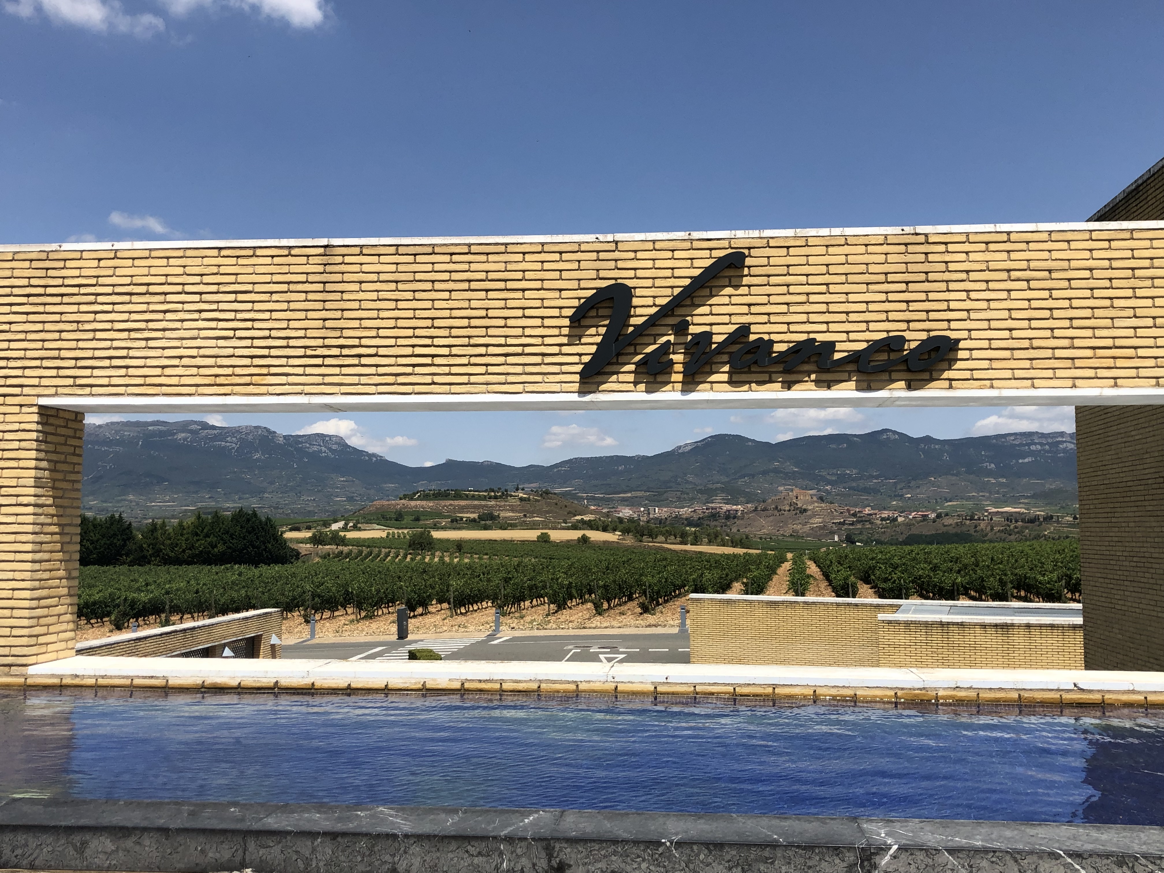 Vivanco Museum of Wine in Spain / Le musée Vivanco dans la Rioja ...