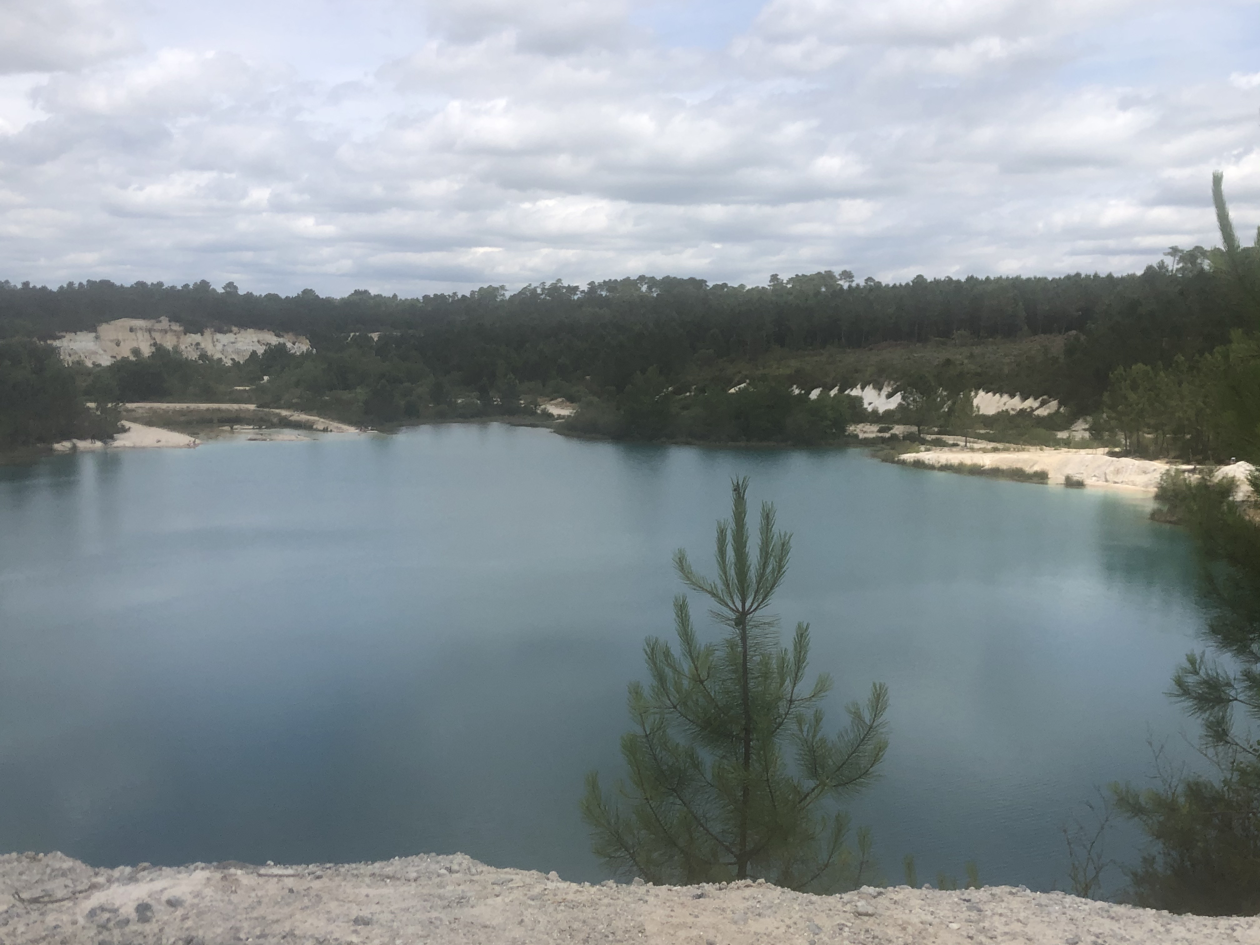 Les lacs bleus de Guizengeard en Charente / Discover these blue lakes ...